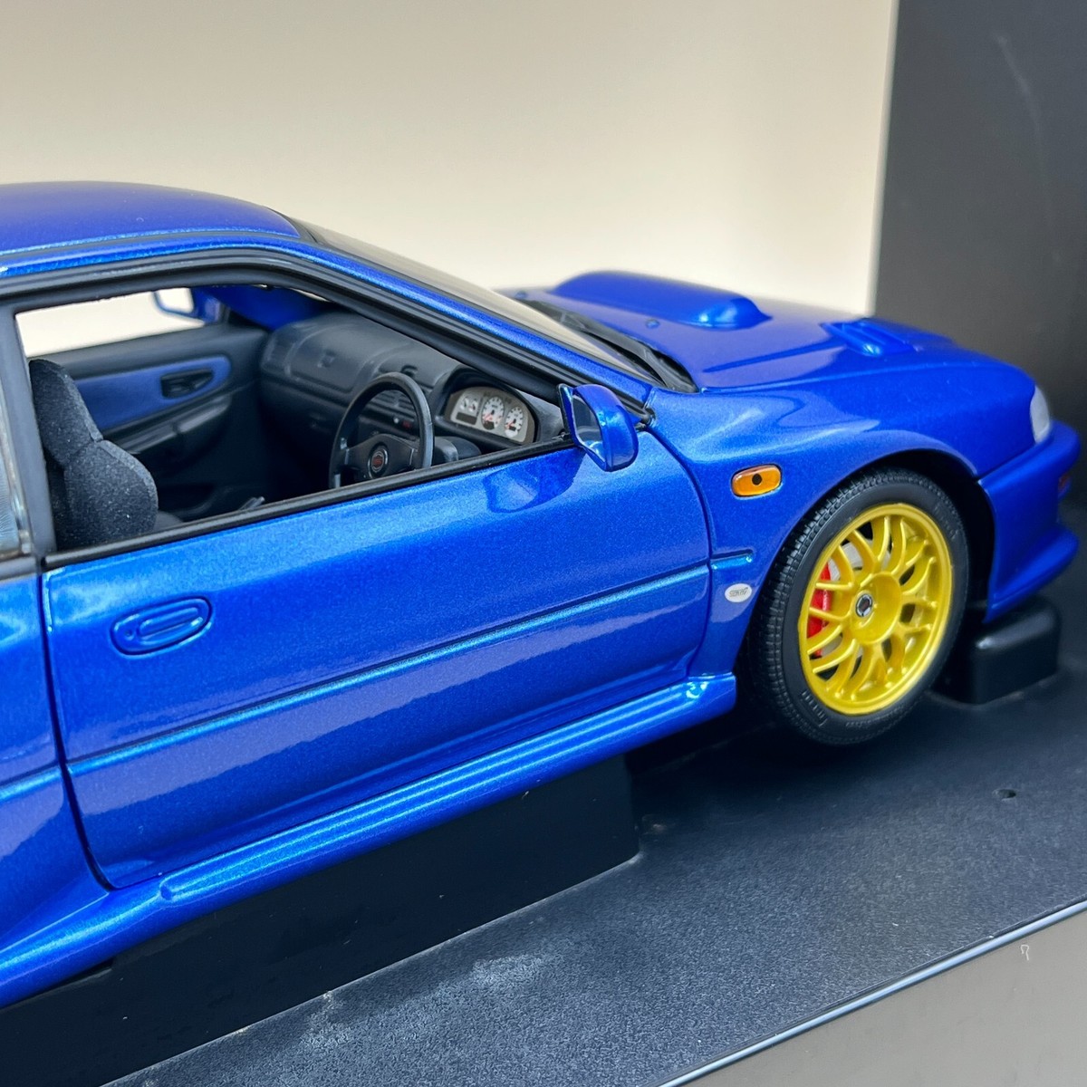 AUTOart 1/18 Subaru Impreza 22B Metallic Blue Performance AUTOart 1/18 Subaru Impreza 22B Metallic Blue Performance