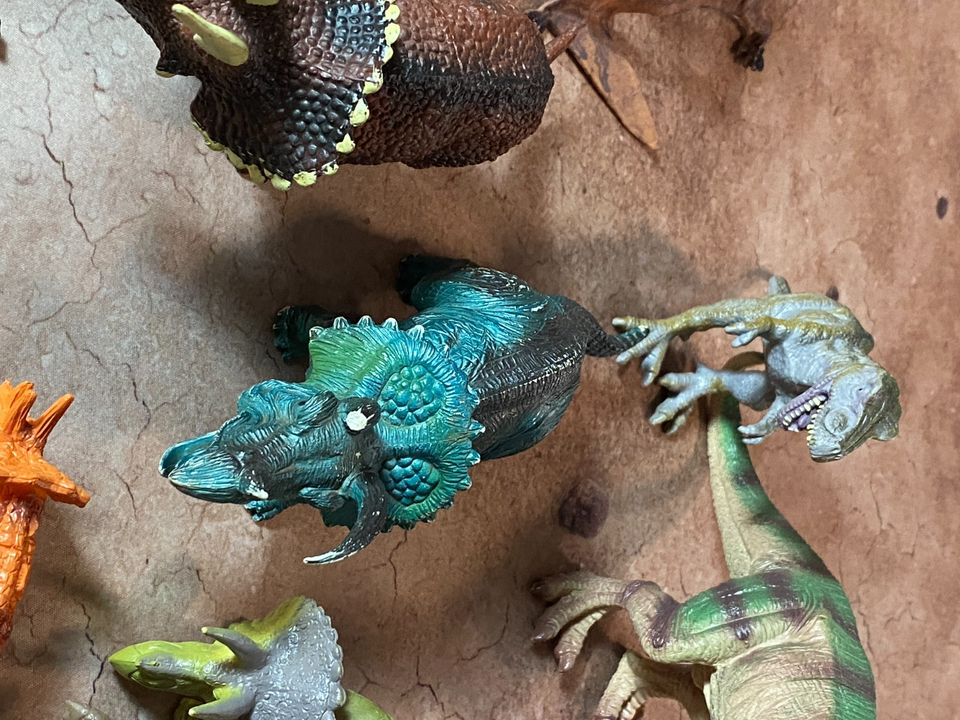 Bulk Lot of 28 Vintage Plastic DINOSAURS T- Rex Triceratops Raptor ...