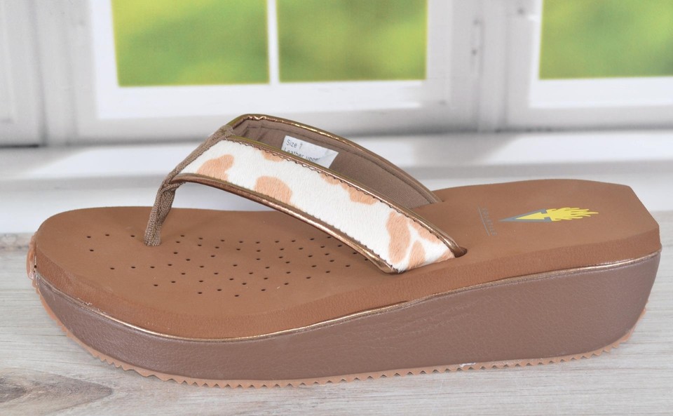 New VOLATILE Women's NEVILLE Cow Print Wedge Toe Post Sandals Size 7 ...