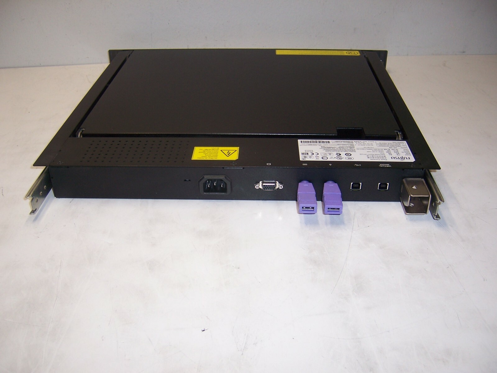 Fujitsu Rack Console 17" 43cm/TFT-LCD RC25 W/ x2 PS2 to USB Adapters | eBay
