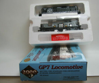 PROTO 2000 23043 HO AT&SF GP7 Phase II w/Dynamic Brakes & Drop Steps ...