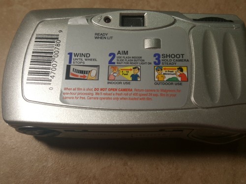 WALGREENS 35mm Camera W/ Flash Studio 35 Preloaded 400 Speed Free Film ...