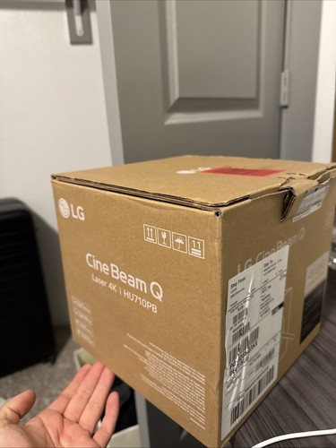 LG CineBeam Qube HU710PB 4K UHD Smart Portable Laser Projector / FedEx ...