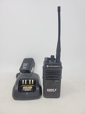 Motorola XPR3300 UHF digital radio AAH02RDC9JA2AN With Charger | eBay