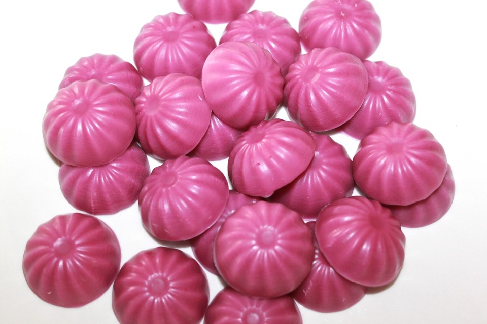 2 Dozen BERRY BEWITCHING BREW Scented Handmade Drop Candle Wax Tarts ...