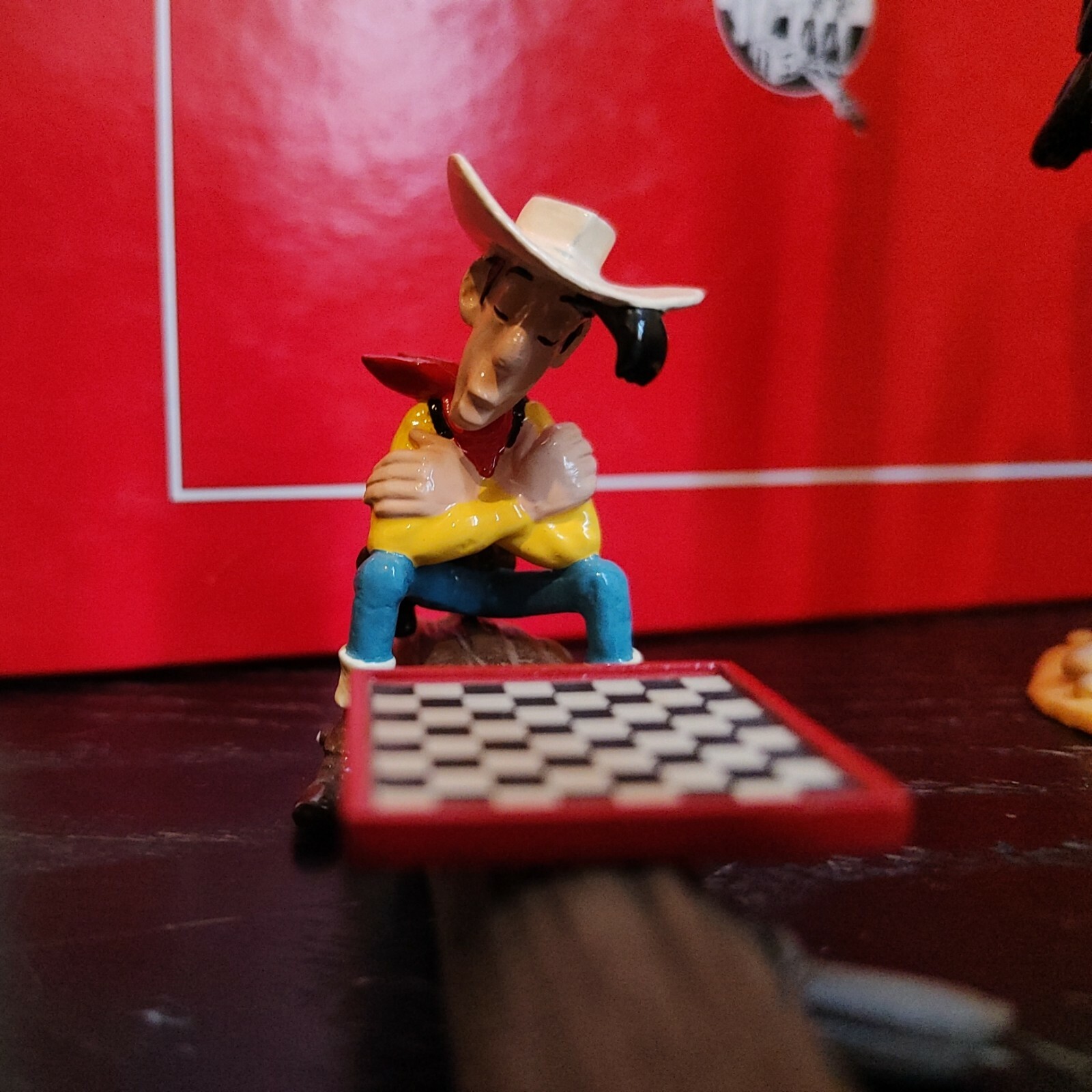 Figurine Pixi "La Partie D'échecs De Lucky Luke Et Holly Jumper"- Ref ...