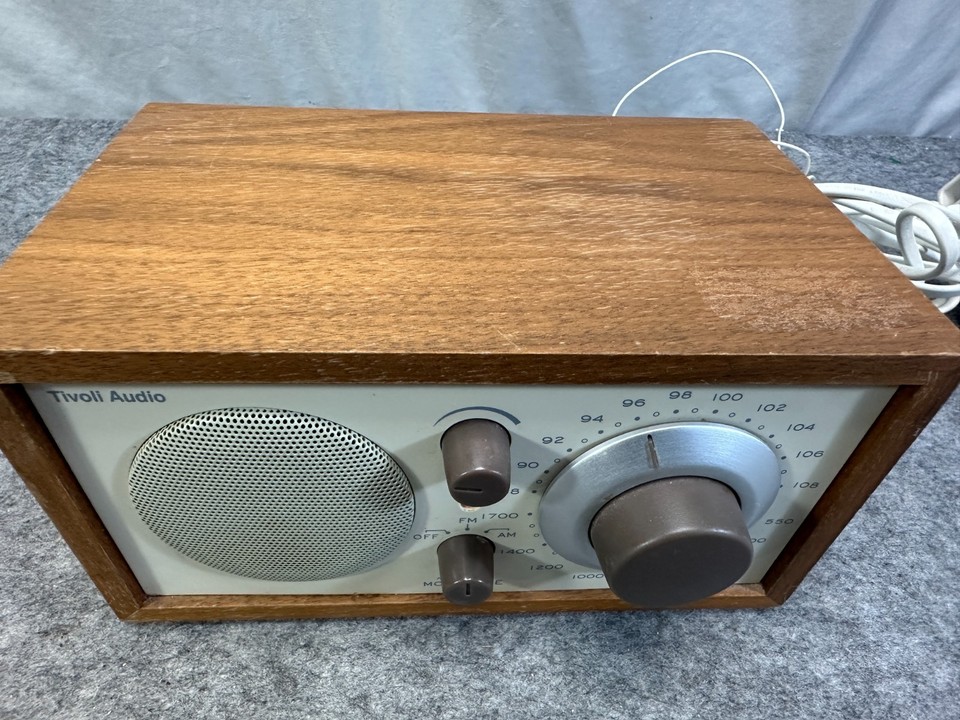 Tivoli Audio Henry Kloss Model ONE AM/FM Radio Walnut Beige Works Fine ...