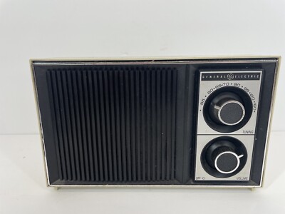collectible vintage GE am radio working model T2105A General Electric ...