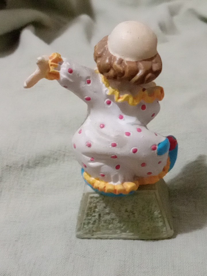 -(089) vintage clown figurine on a Consort quartz hand-painted With ...