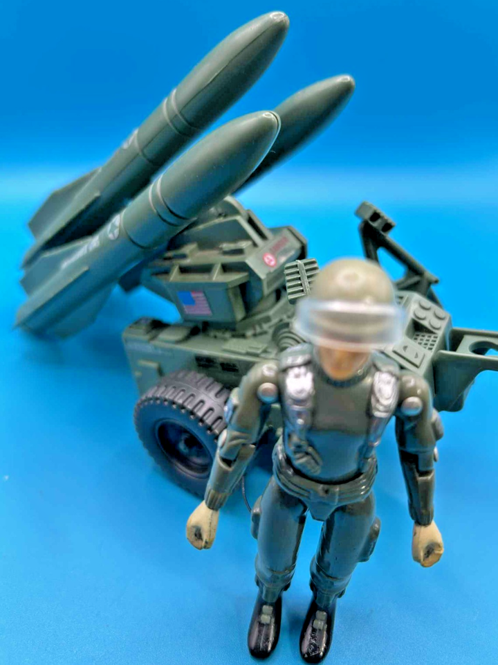 1982 GI JOE MMS MOBILE MISSILE SYSTEM & OPERATOR HAWK STRAIGHT-ARM ARAH ...
