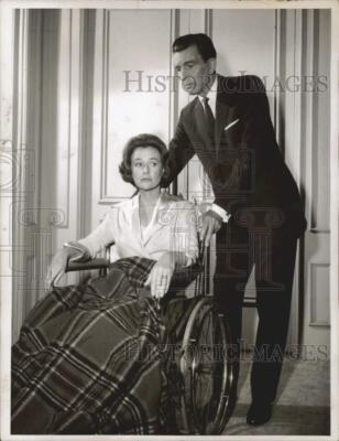 1963 Press Photo Phyllis Thaxter, Michael Rennie on "The Alfred ...