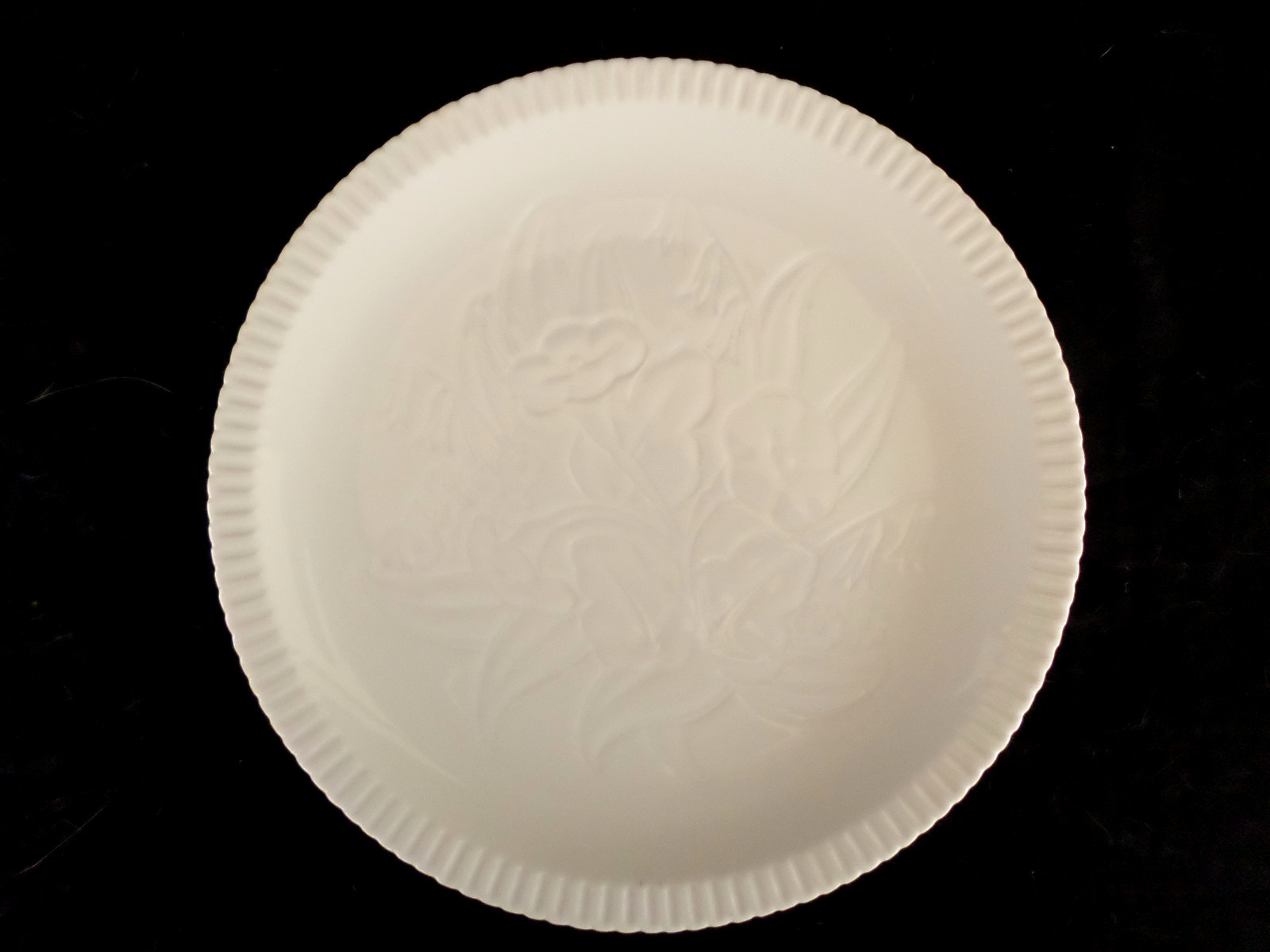 Syracuse China ** Shell Edge ** White * 10" Dinner Plate * Flower ...