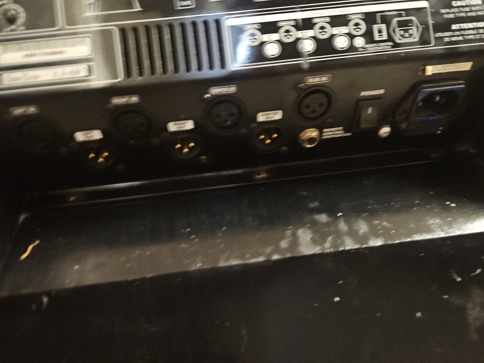 Behringer Truth B2092A 360 Watt Active Subwoofer Powers On Fault ...