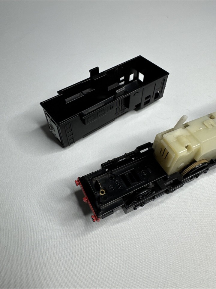 TOMY 1997 trackmaster thomas the tank engine battery train DIESEL ...