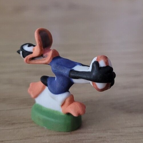 Bean - DAFFY DUCK Rugby Player - Warner Bros 2006 (Ref. 2128) | eBay