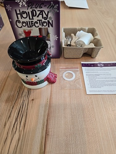 Bluster Plug-In Scentsy Warmer | eBay