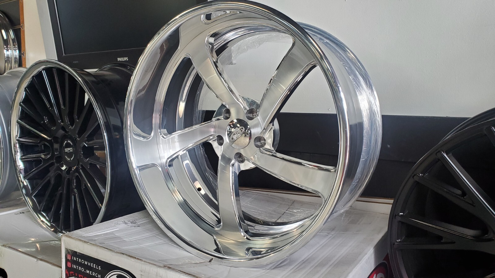 22" Intro Twisted Rally Wheels Brushed w/ Polished Rims & Tires 22x9 ...