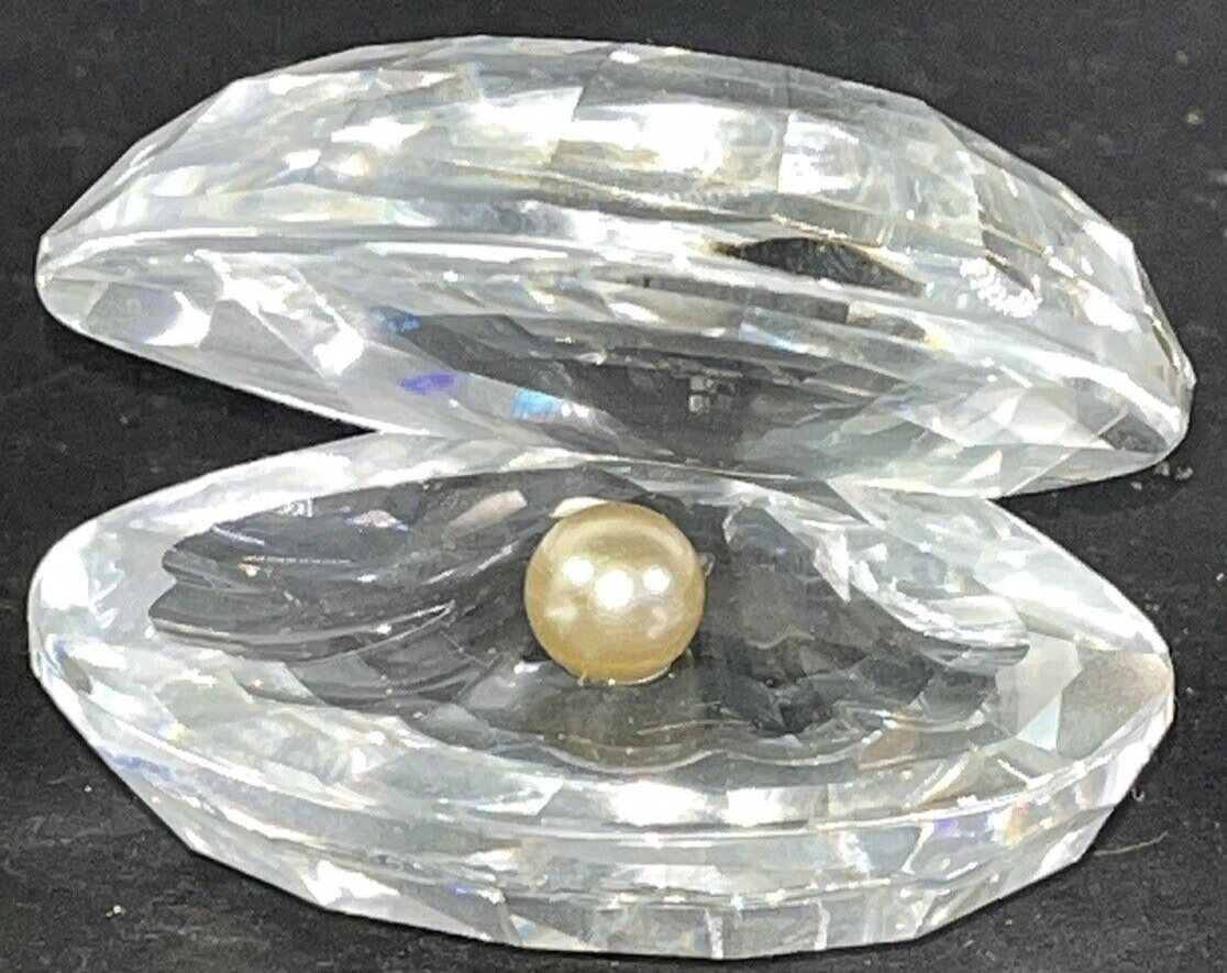Swarovski Oyster Shell With Pearl