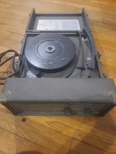 Vintage The Voice of Music Model 270 Portable Record Player Turntable ...