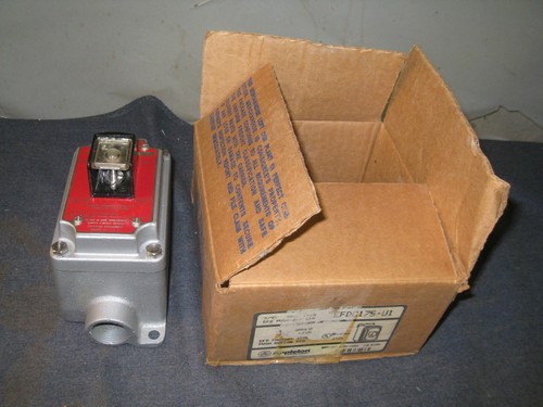 APPLETON EFDC175-UI CONTROL ASSEMBLY COVER PUSHBUTTON STATION * NEW IN ...