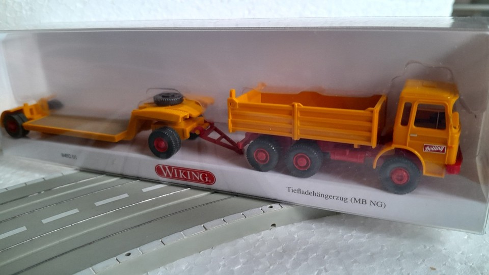 Wiking 1: 87 MAN Pritschen LKW mit Tiefladeanhänger "Bölling" Umstecker ...