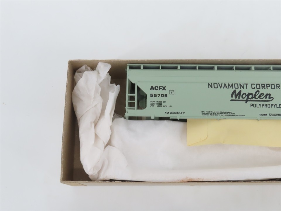 HO Scale Athearn Bev-Bel Kit 349 ACFX Novamont Corp. 4-Bay Covered ...