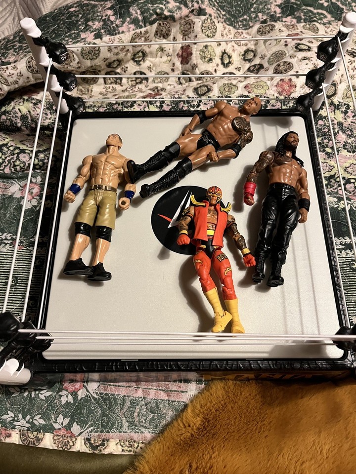 WWE Wrestlemania Spring Loaded Wrestling Ring with figures | eBay UK