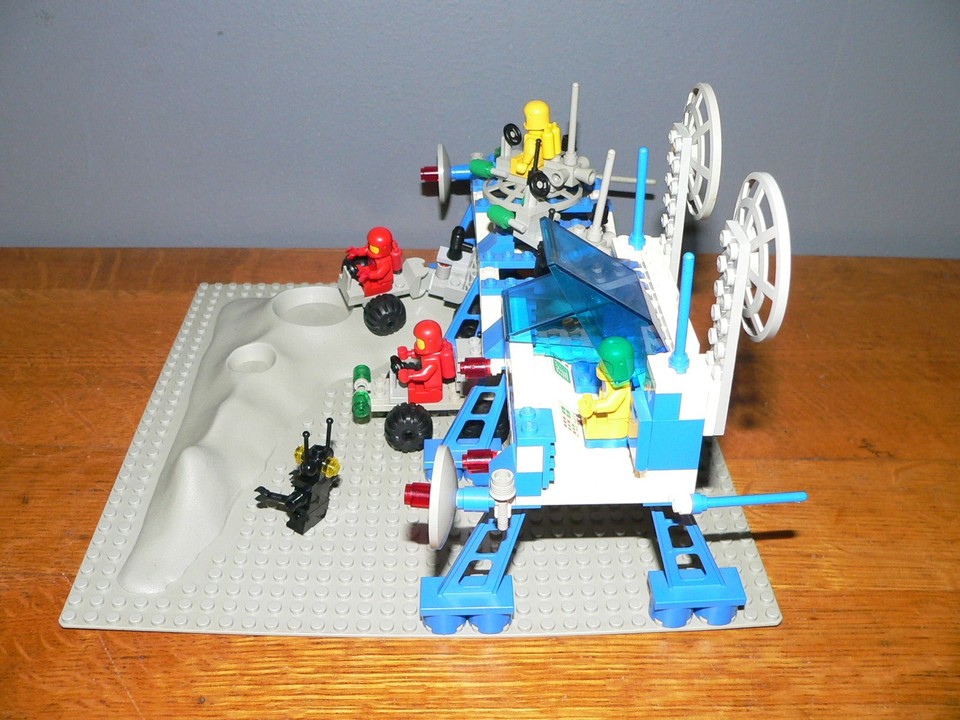 Vintage 1983 LEGO Legoland Space Supply Station Set No. 6930 SEE ...