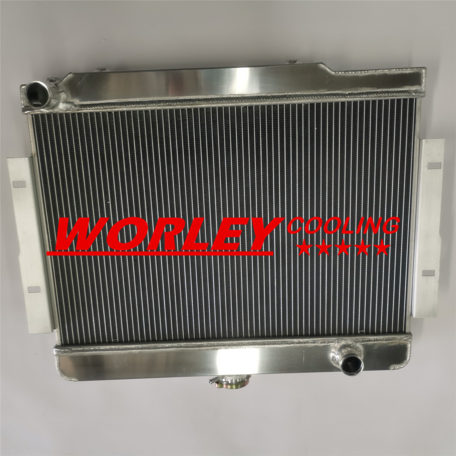 3Row Aluminum Radiator For 72-86 Jeep CJ CJ5 CJ7 Chevy Small Block SBC ...