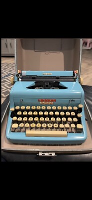 Vintage ROYAL Quiet DeLuxe Portable Typewriter wCase.Teal/Aqua Robin's ...