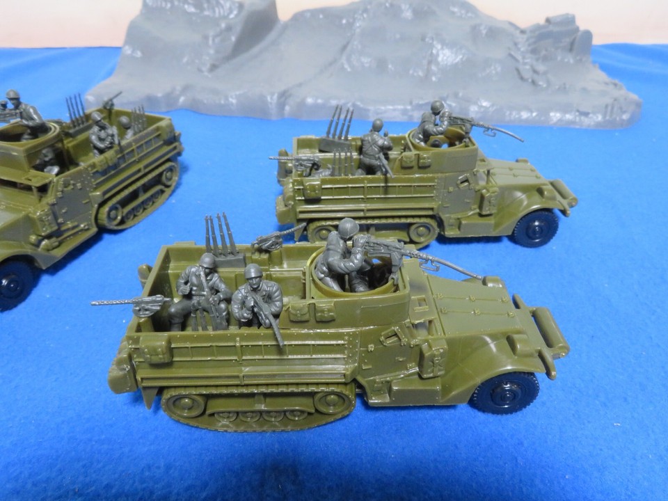 3 X WWII U.S. Halftrack w/ 4 man crew, plastic, 1/38 Classic Toy ...