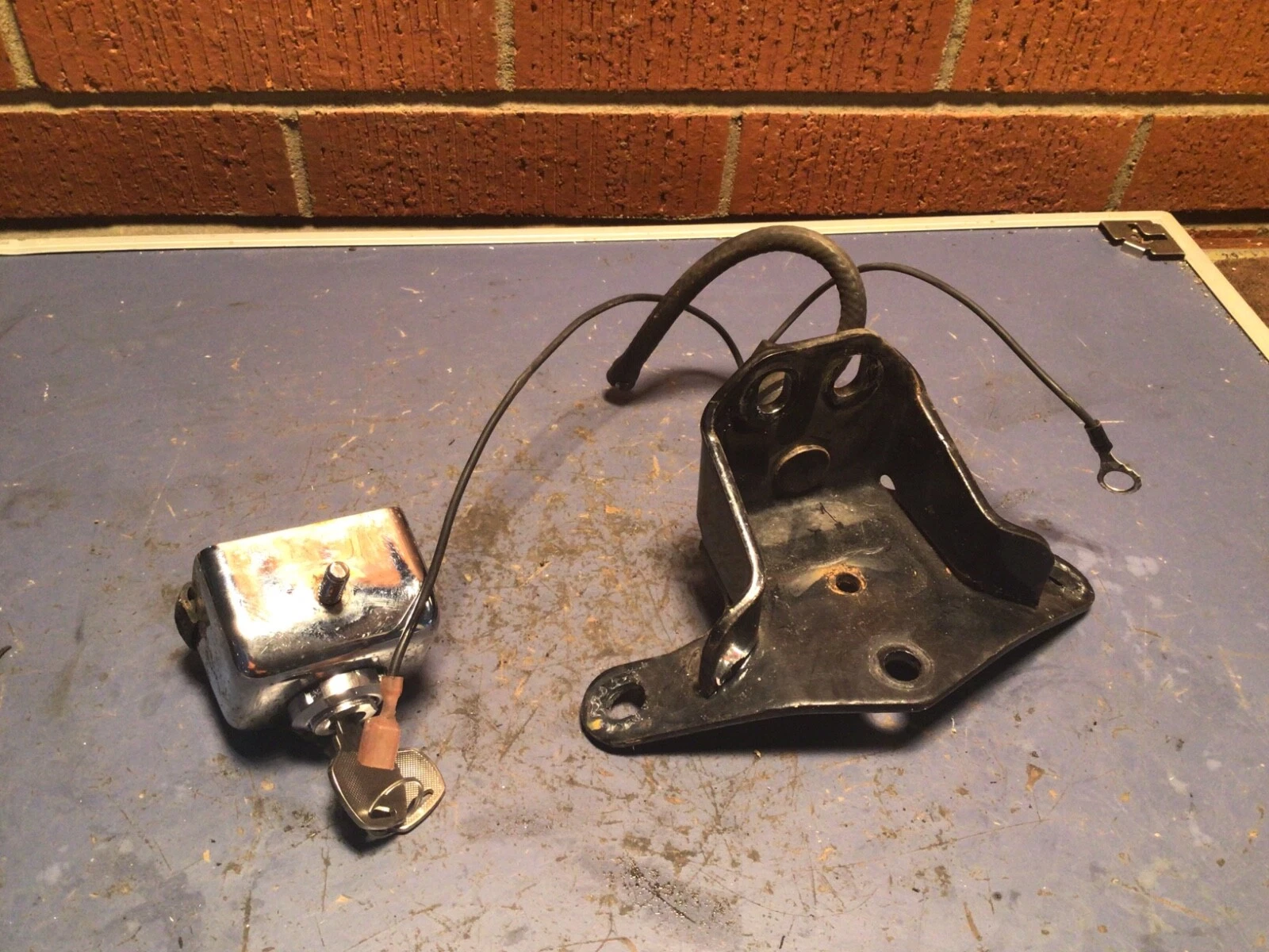 1993 Harley Sportster 883 & 1200 Motor Engine Mount Bracket ignition mount