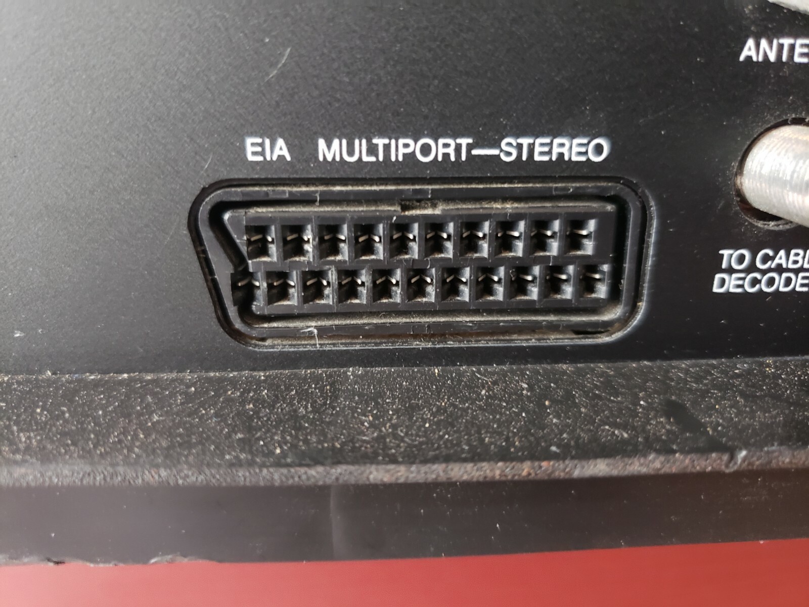 1990 RCA ColorTrak 2000 F20700DG 19" CRT TV with SCART style connector ...