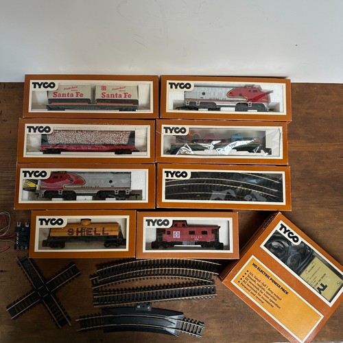 TYCO HO Scale Train lotSante Fe Locomotives Freight Cars Caboose Track ...