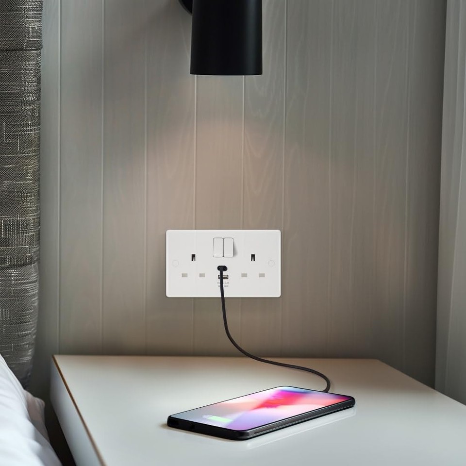 BG Electrical 12W Double Switched Power Plug Socket Socket with Two ...