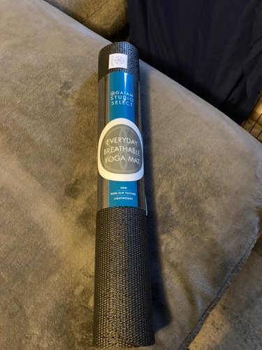 BRAND NEW. NEVER USED. YOGA MAT | eBay