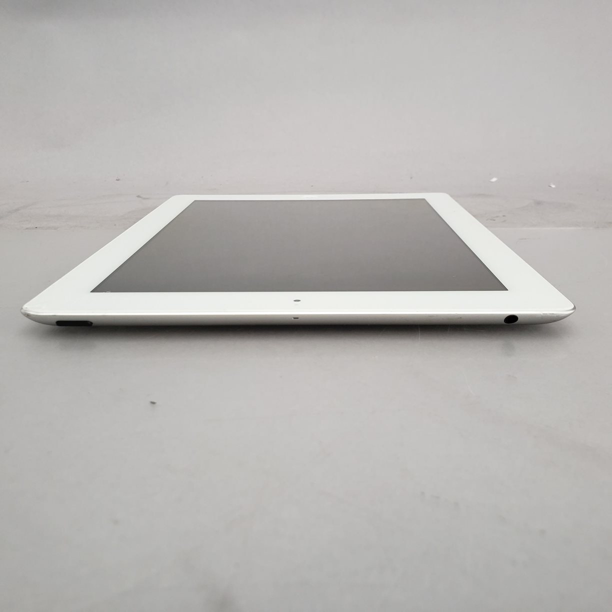 Apple iPad 2 MC979LL/A White Dual Core WiFi 16 GB 9.7 in Touchscreen ...