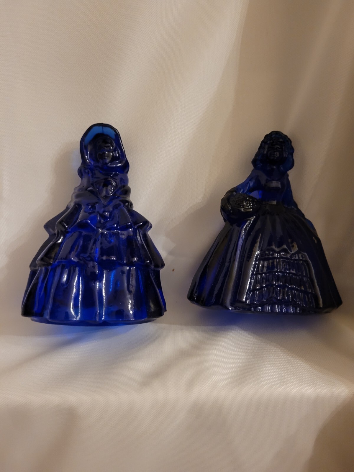 Vintage Pair Of Boyd Cobalt Blue Glass Louise B Figurines 4.5 X 3 ...