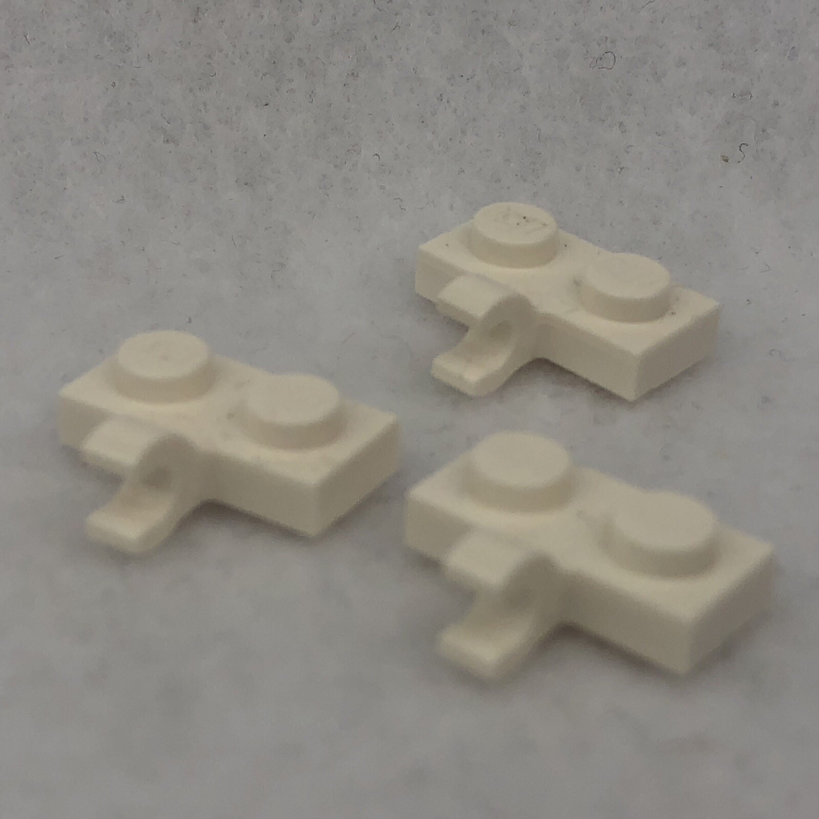 LEGO 11476 White Plate, Modified 1 x 2 with Clip on Side (Horizontal ...