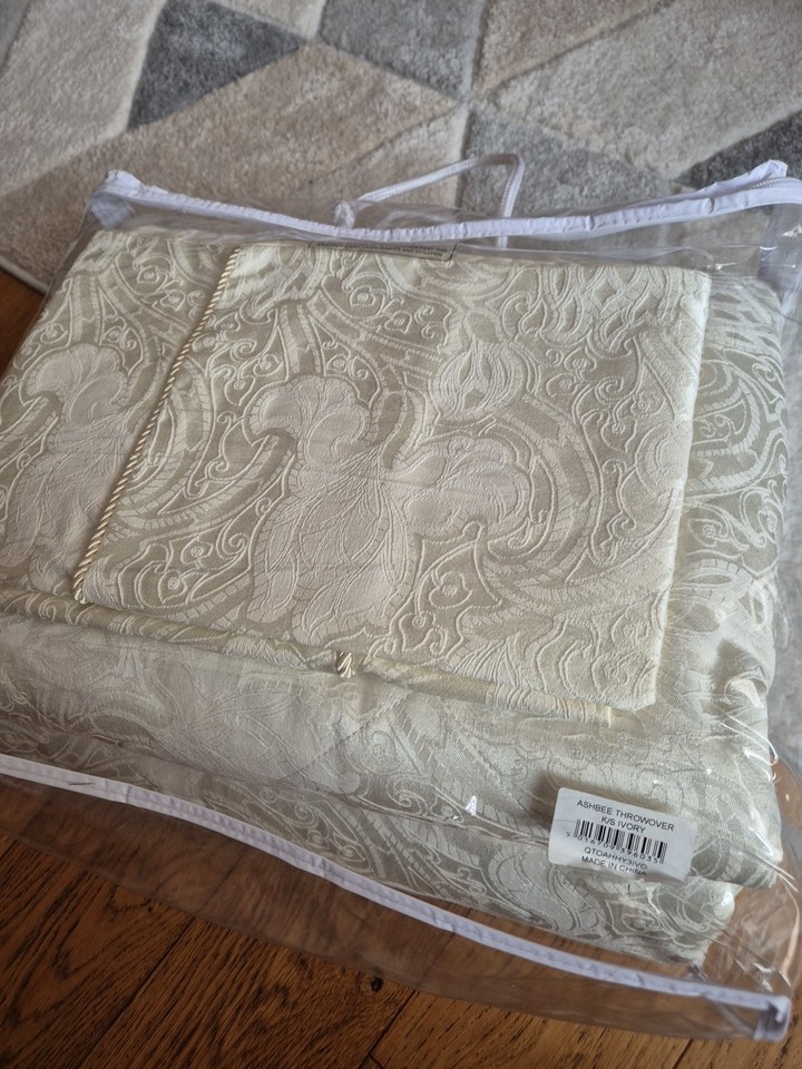 Bedrock Sanderson King Quilted Throw & 2 X Pillow Cases Ashbee ...