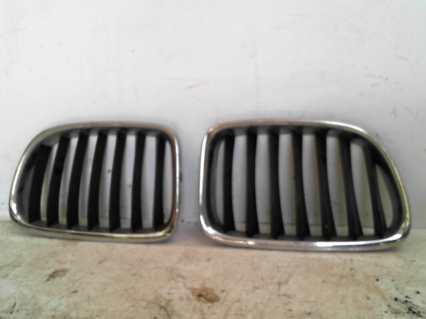 Calandre BMW X1 E84 PHASE 1 51112993308 | eBay