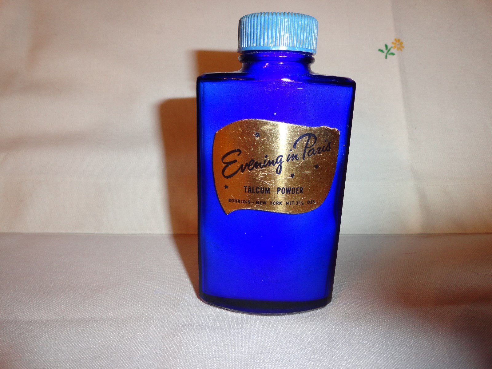 VINTAGE 3 1/4 OUNCE EVENING IN PARIS TALCUM POWDER BOTTLE - IT APPEARS ...