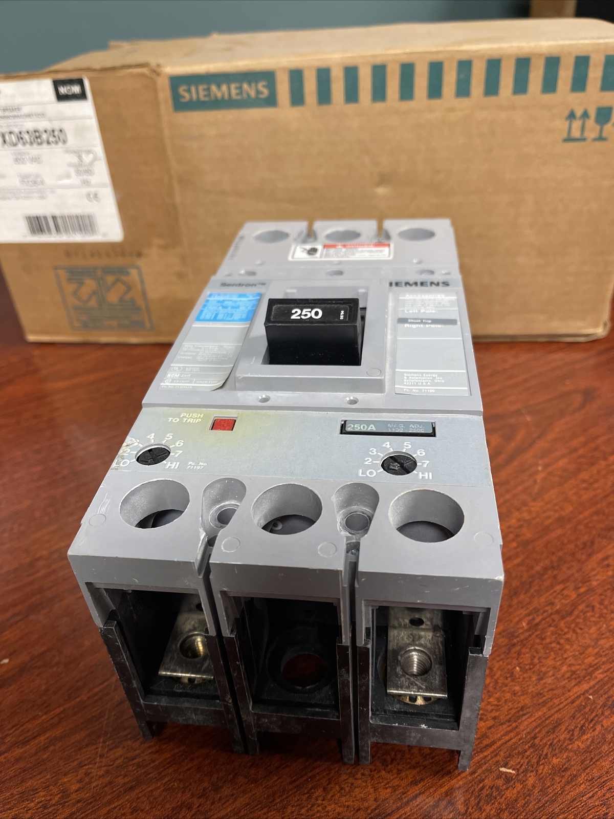 Siemens Molded Case Circuit Breaker 250A 600V | FXD63B250 | | eBay