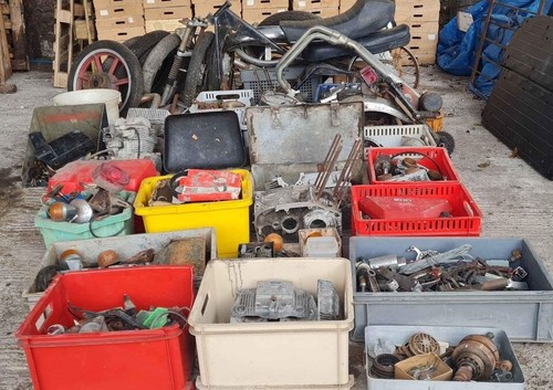 BUNDLE/JOB LOT VINTAGE JAPANESE/EURO/BRITISH MOTORCYCLE PARTS/SPARES ...