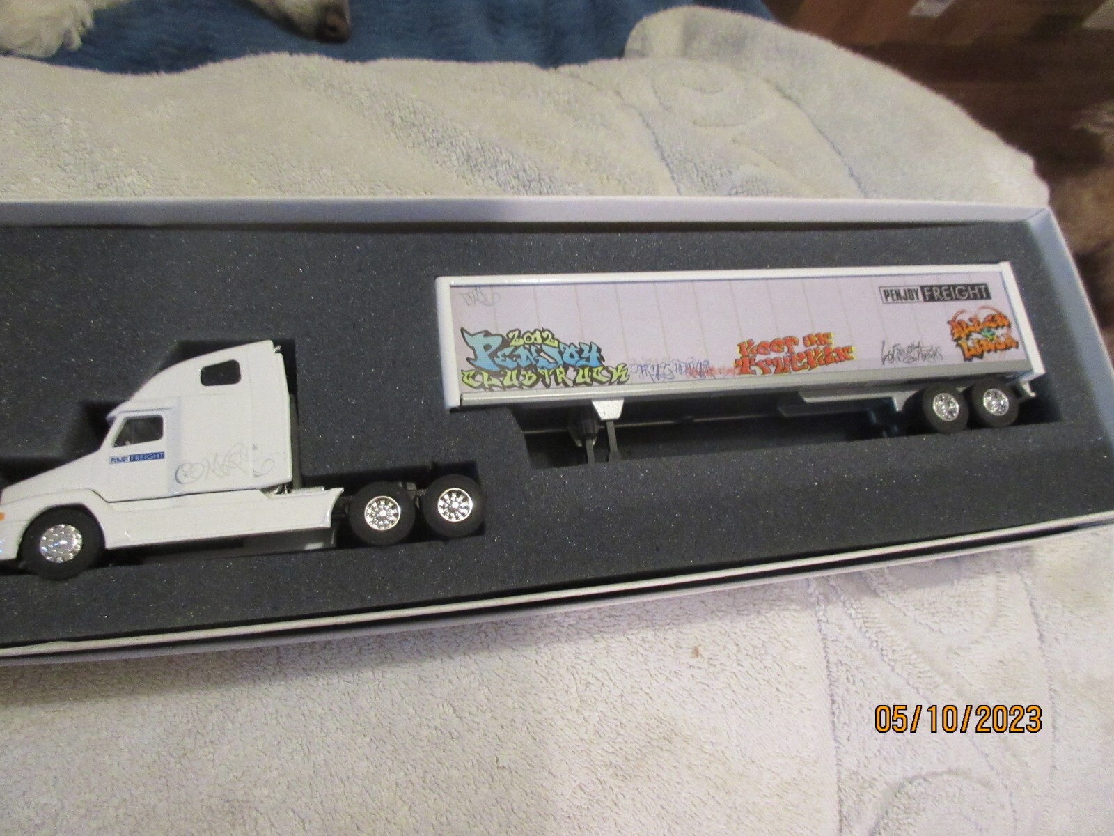 NEW Penjoy diecast tractor trailer/semi 1/64 Promo Private Label ...