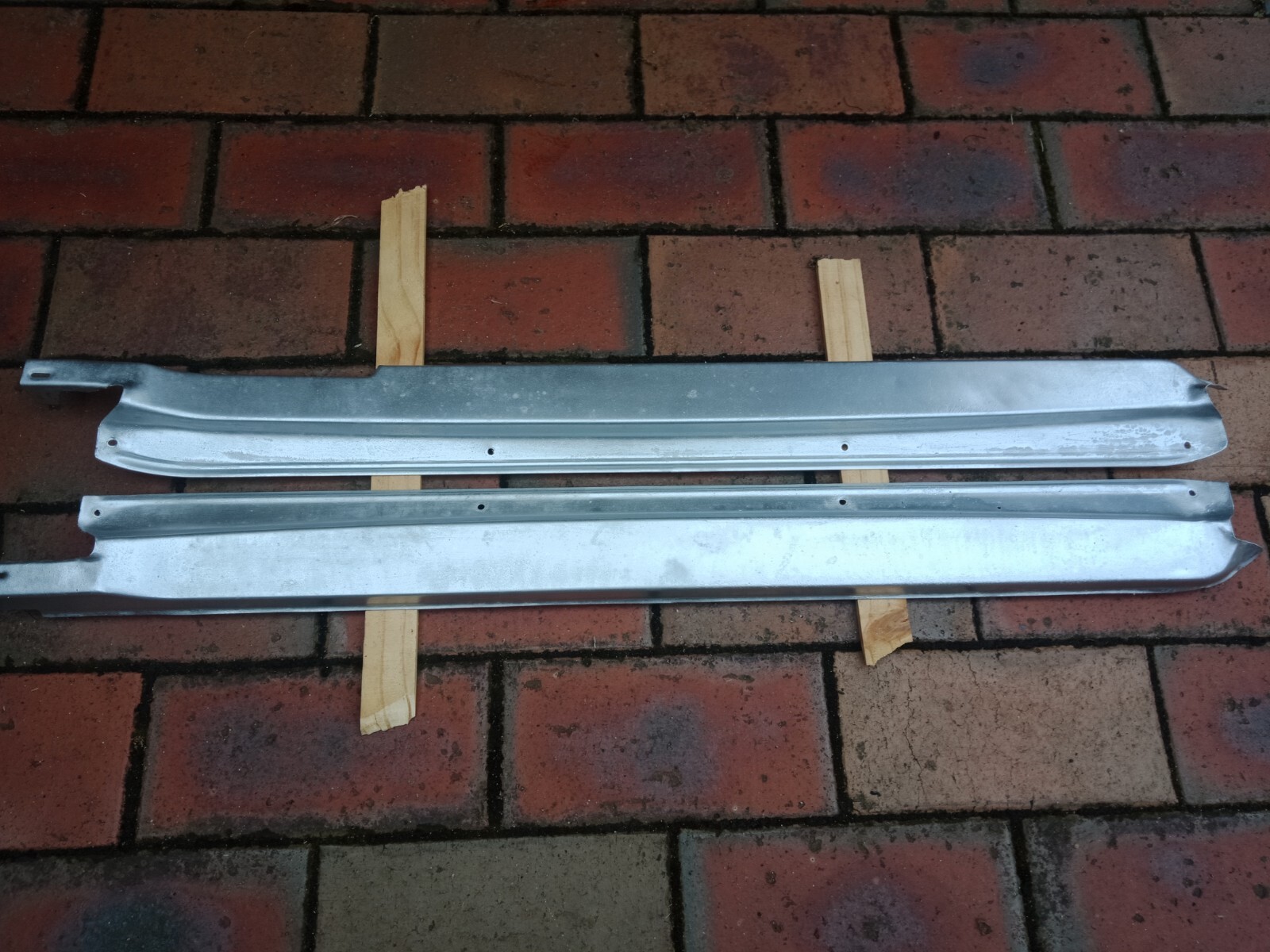 Holden WB SCUFF PLATES FRONT PAIR SILVER UTE VAN 1 TONNER 4 HOLES HQ HJ ...