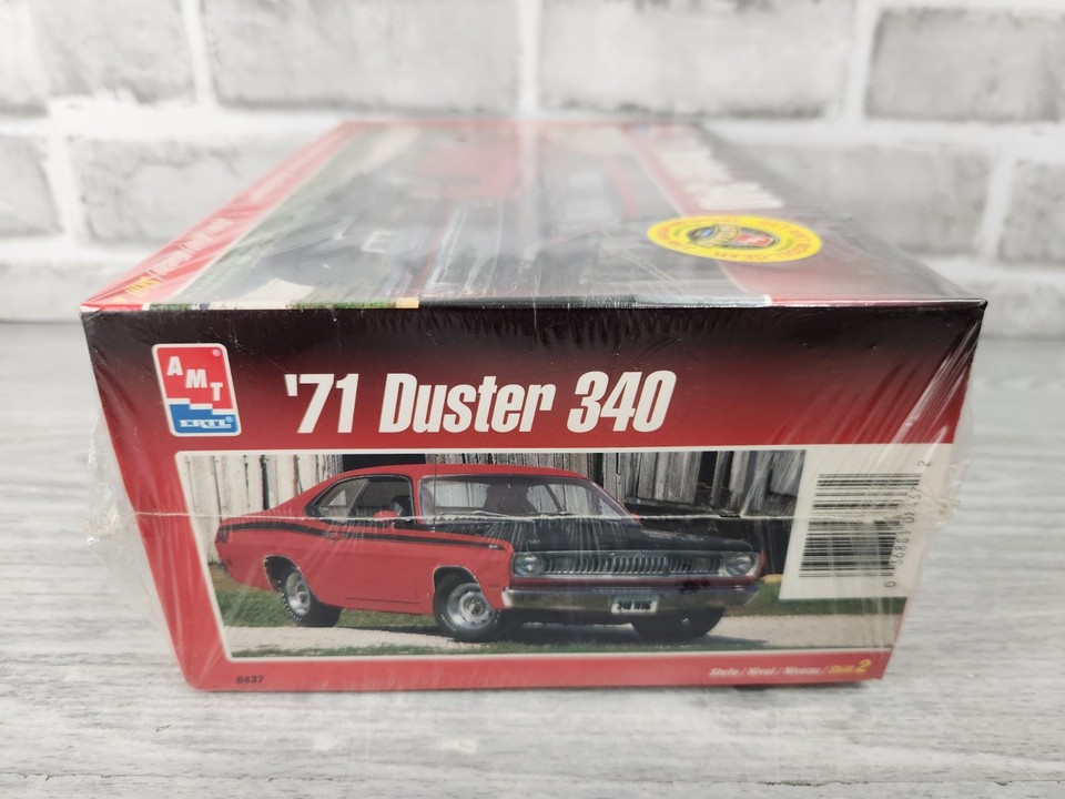 AMT 1971 '71 Duster 340 Six Pack 1:25 Scale Model Kit 8437 SEALED | eBay