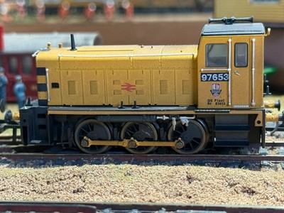 Heljan K2405 Ruston 165DE Diesel Shunter BR 165DE Yellow Livery Nearly ...