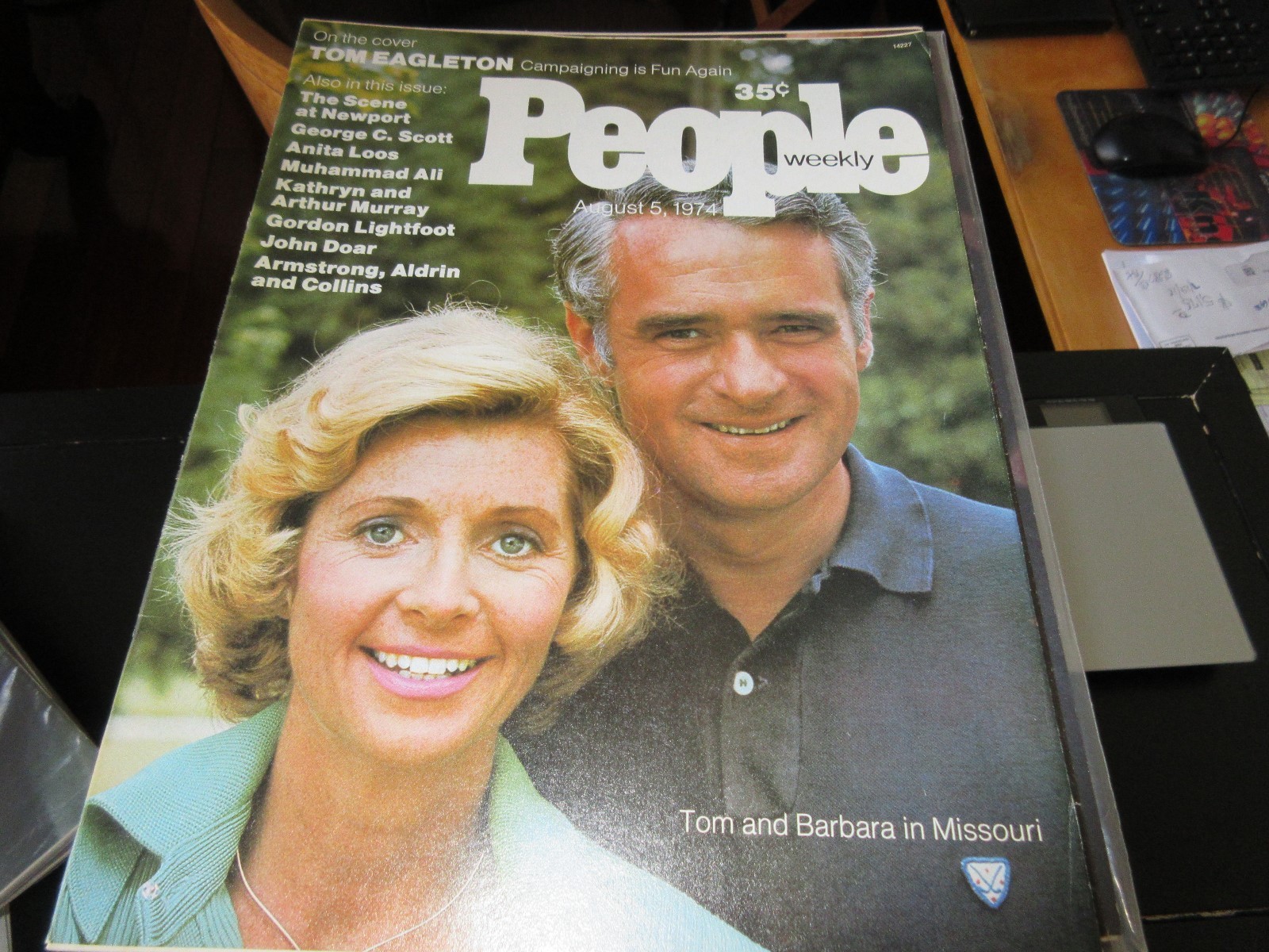 People Magazine , Tom & Barbara Eagleton , 8/5/74 , Ali , George C ...
