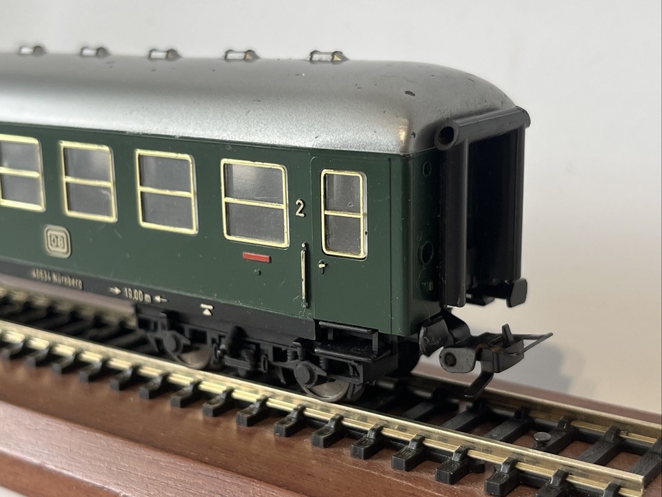 Fleischmann HO Green Passenger Coach Car DB 40634 Frankfurt Nurnberg ...